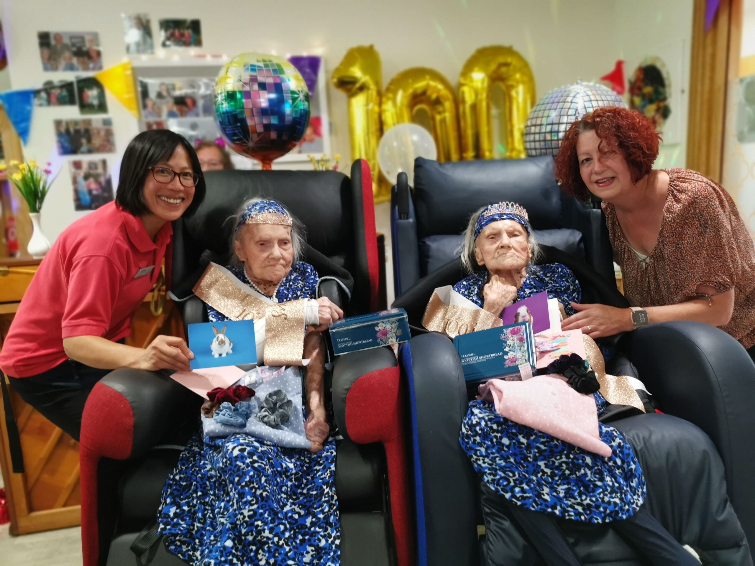 Identical twins turn 100 - and mark it with a Poole party! | The ...