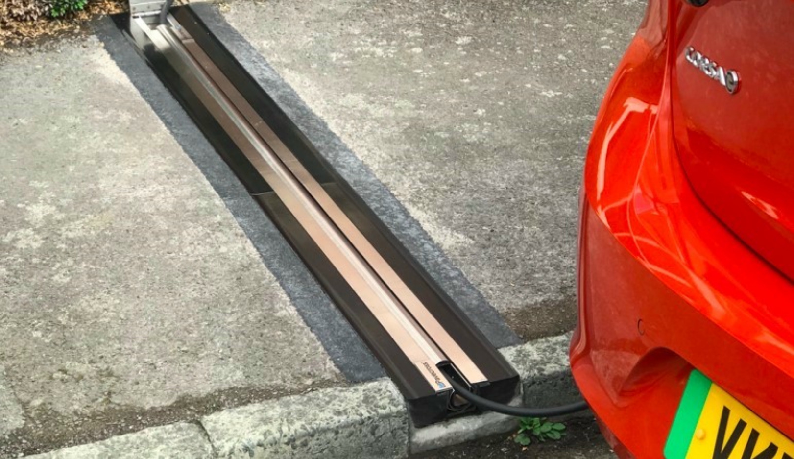 Cross-pavement EV charging could be launched in Bournemouth ...